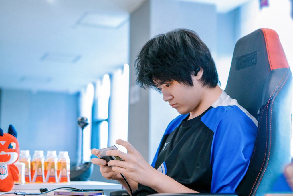 赤辰和晚星身价全无，LGD和KSG亏大了，AG买未央赚翻-小米游戏中心