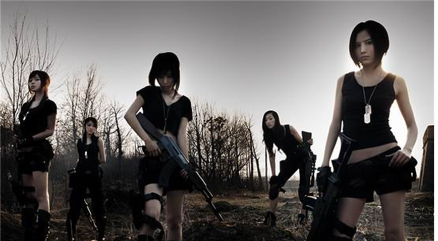 CF手游性感美女COSER野外激战 - 穿越火线-枪战王者攻略-小米游戏中心