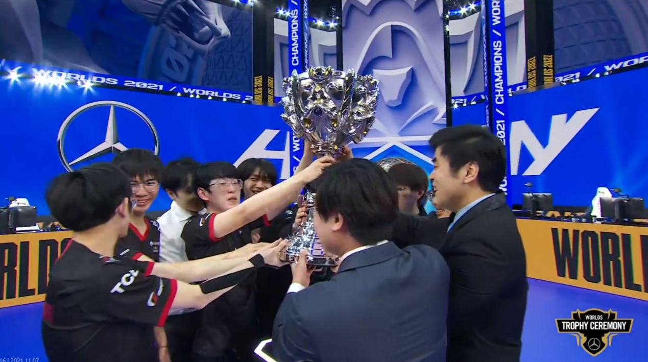 不破不立！EDG 3:2 击败DK获得S11总冠军，铸就LPL第一赛区之名！-小米游戏中心