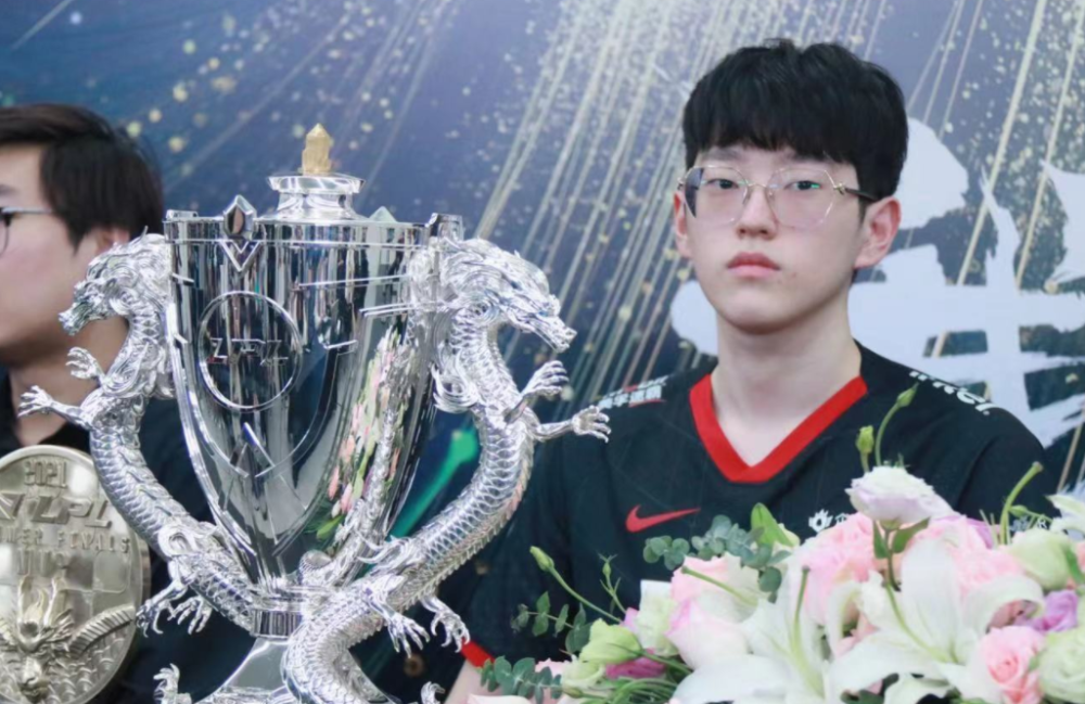 S11入围赛揭幕战将至，DK冠军中单调侃：好奇Chovy的击杀数资讯-小米游戏中心