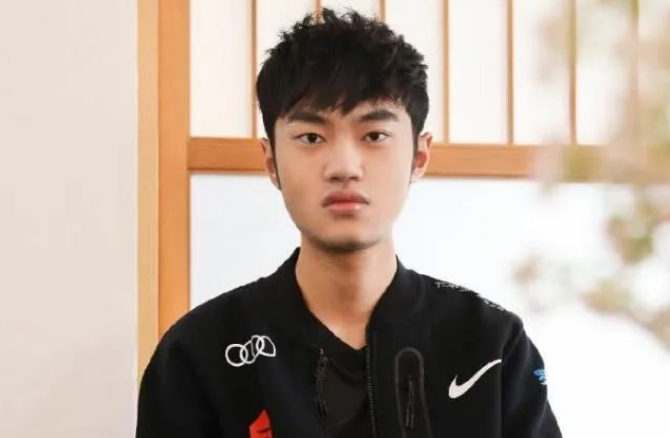 Chovy点评LPL中单，没特点，没表现 - 英雄联盟电竞经理资讯-小米游戏中心