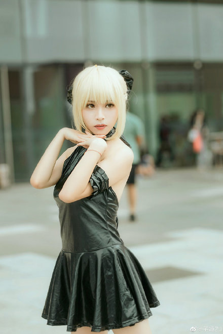 《FGO》SaberCOS：身材完美-小米游戏中心