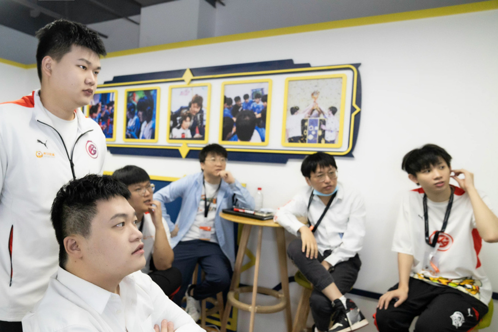 GK强势复苏，B组形势大乱，EDGM和MTG之战成关键，不排除加赛可能-小米游戏中心