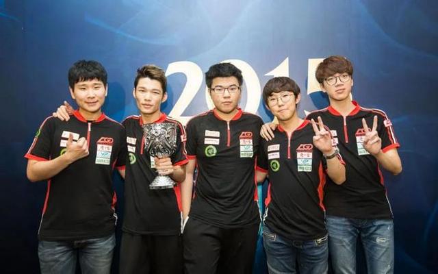 S11全球总决赛：EDG欠RNG一个冠军！盘点S4\S5名场面！-小米游戏中心