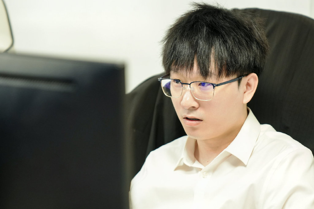 Kear称学会了如何用火舞打金蝉，直言不改错，粉丝：你长大了吗？-小米游戏中心