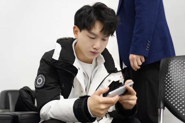 狼队3-1XYG，豪取6连胜！Fly和向鱼疯... - 王者荣耀-S40赛季命若星火资讯-小米游戏中心