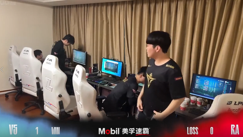 笑笑看V5轻松虐杀RA：Rookie回归后的V5太狠了！-小米游戏中心