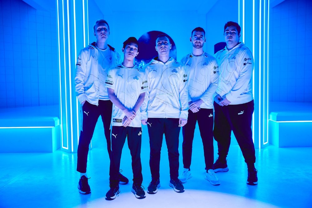 FPX四连败出局被群嘲，凤一其随词意变味，C9复刻FNC小组赛传奇资讯-小米游戏中心