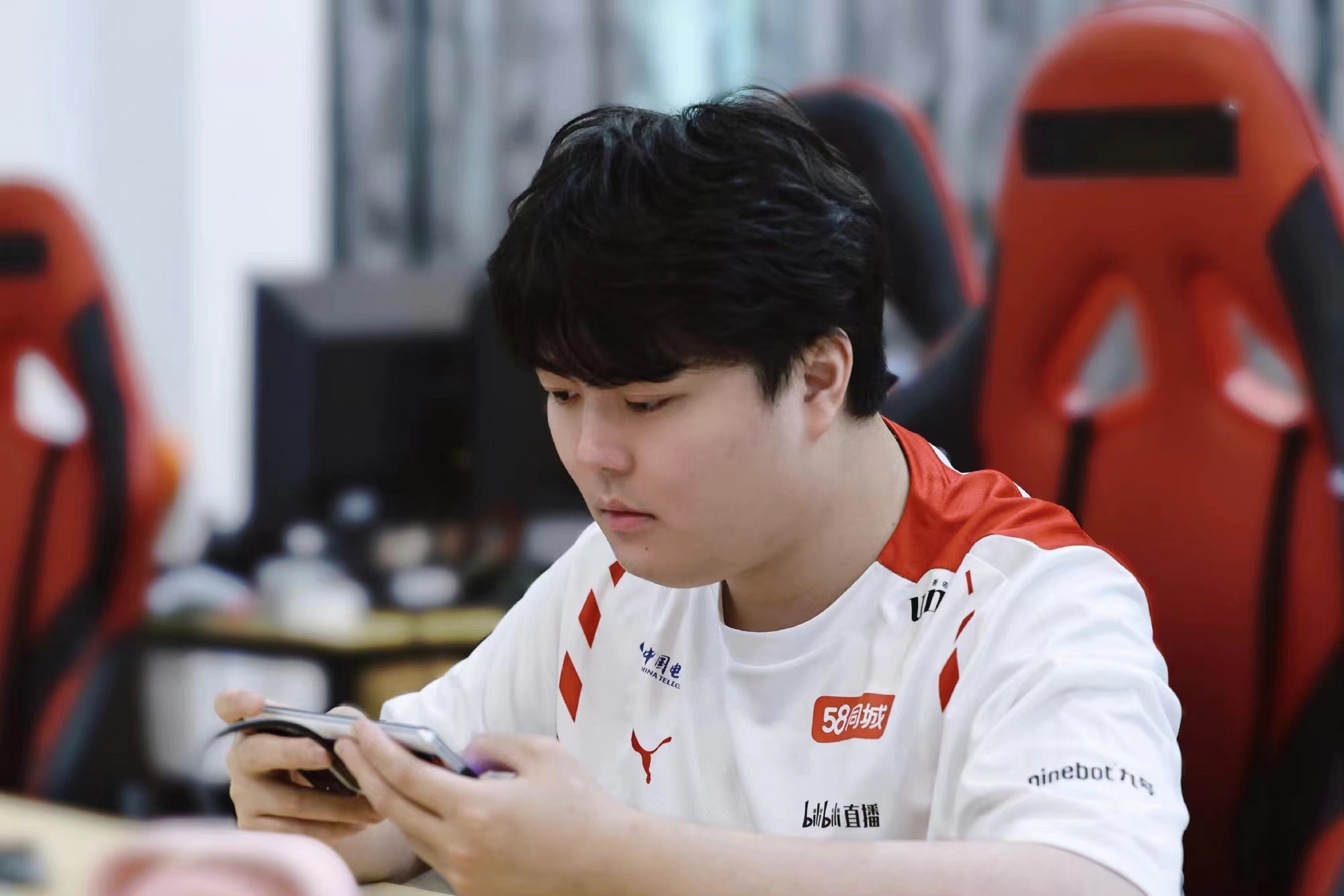 久诚固定在AG2队训练，云黎频繁跟AG1队5排，与EDGM一战要上场？-小米游戏中心