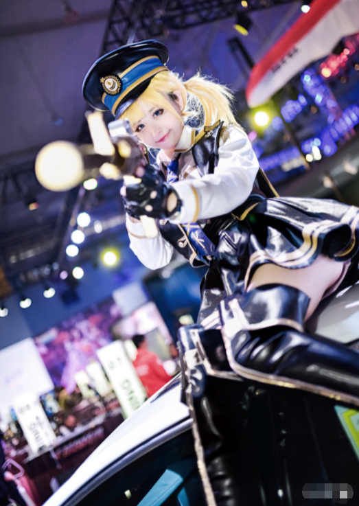 CF手游精品cosplay - 穿越火线-枪战王者攻略-小米游戏中心