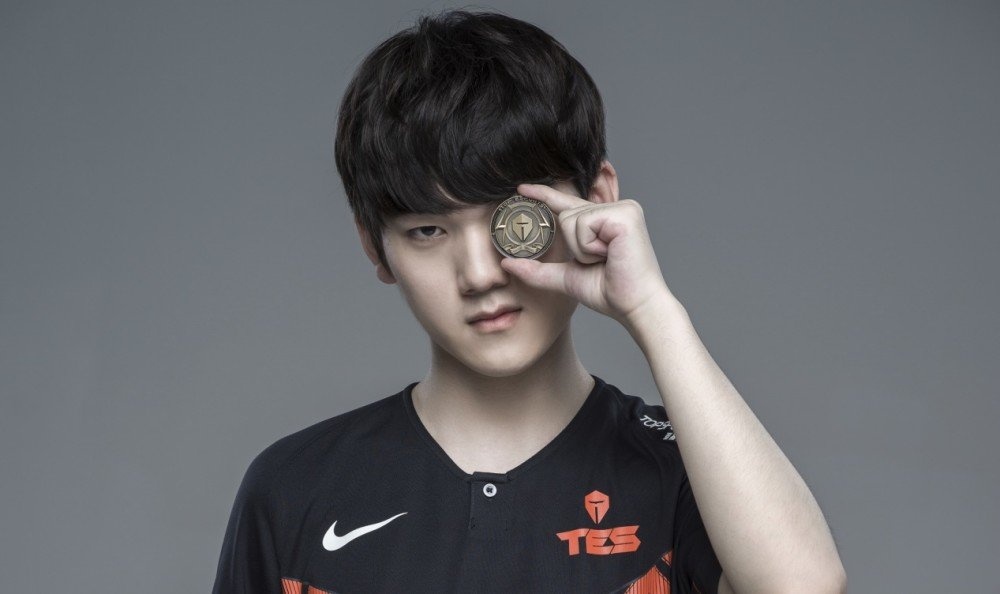 TES基地电脑大爆炸，JKL气到狂砸键盘！队友和经理都被吓了一跳资讯-小米游戏中心