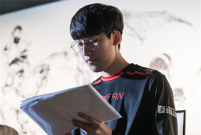 EDG教练分析：tarzan来LPL只能选VG，这样一来蕉太郎无法上场资讯-小米游戏中心