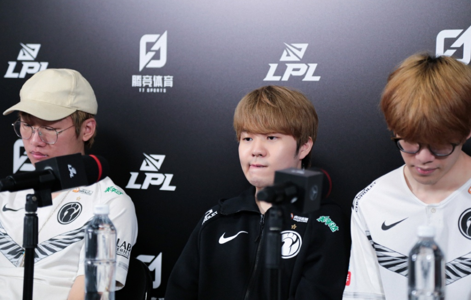 IG大优势战胜V5，Theshy凯南成制胜关键，“正版ADC”承包弹幕资讯-小米游戏中心