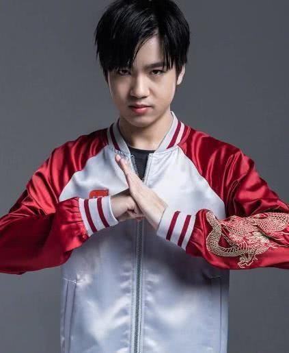 Letme和The shy有何不同？姿态直播坦言严君泽不会玩剑姬武器资讯-小米游戏中心