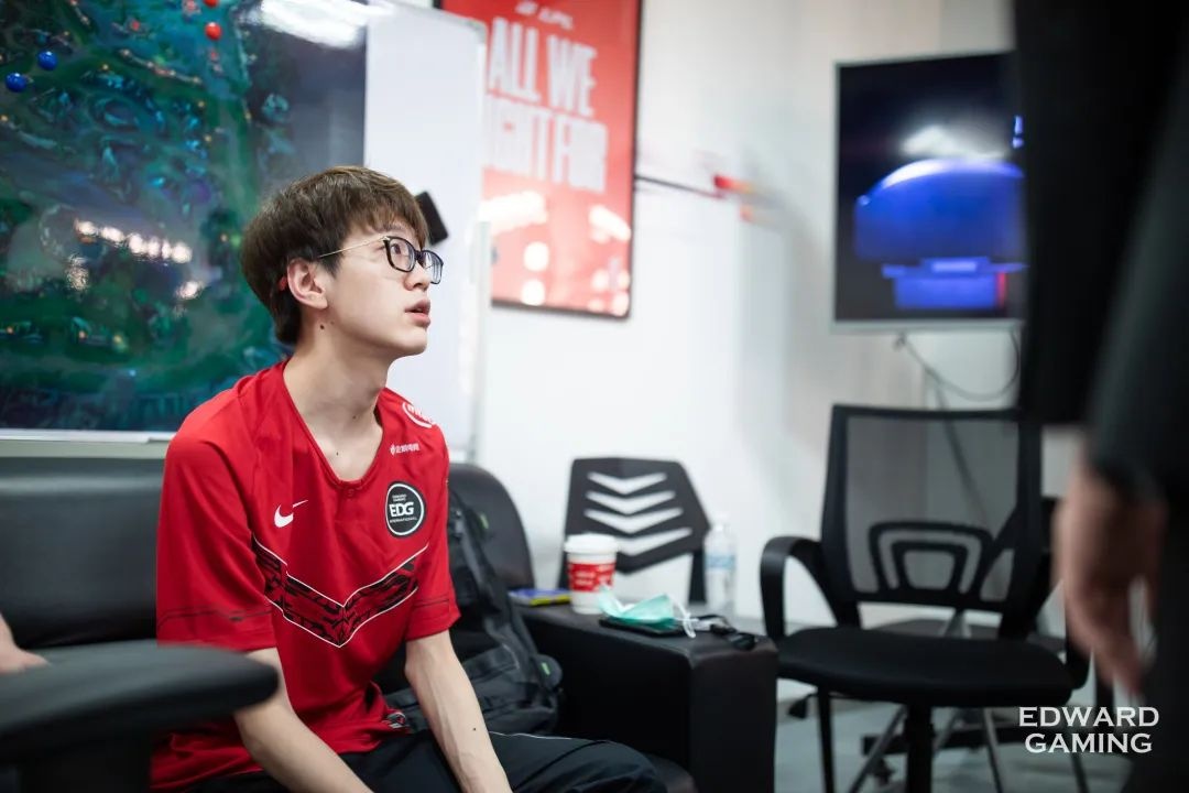 EDG2:1战胜SN！拿下两连胜！资讯-小米游戏中心