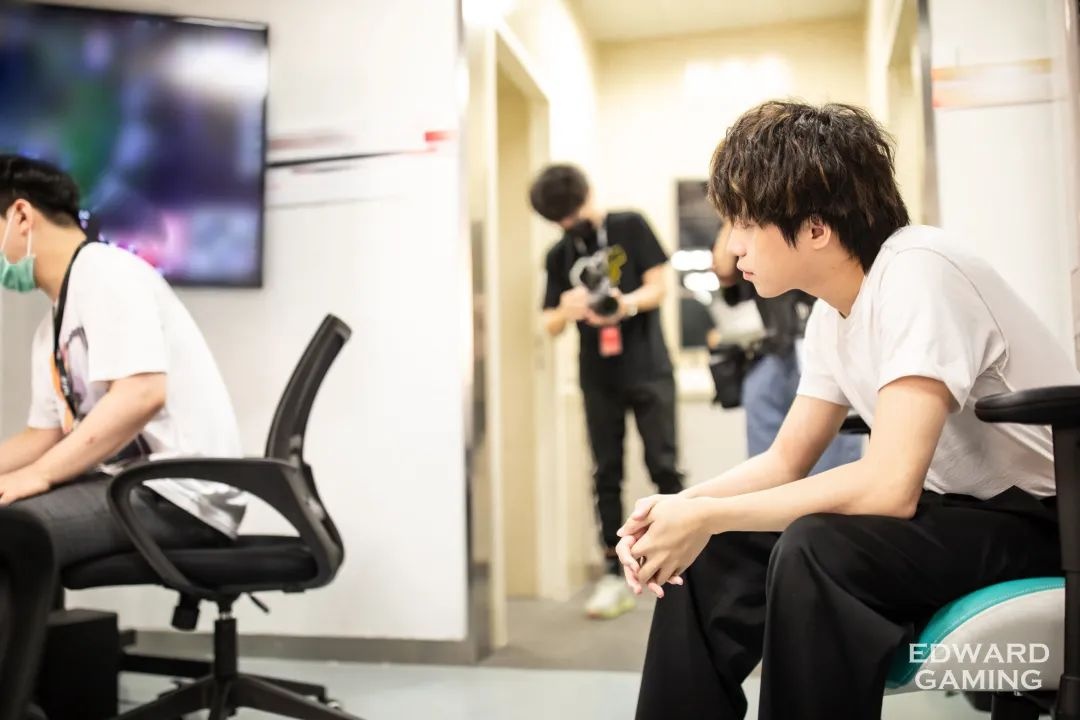 EDG2:0RW丨“电宝”拍了拍你，并说：我们赢啦！资讯-小米游戏中心