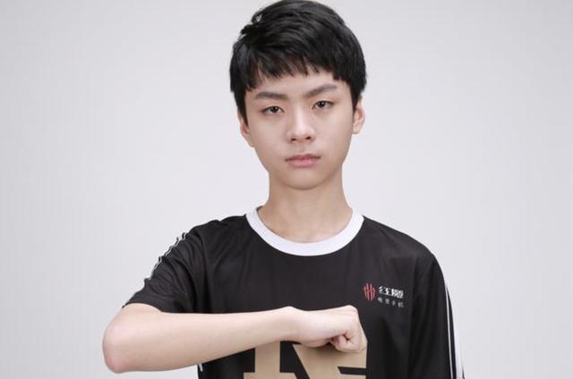 Letme：其实电竞选手也需要一点学历，走A怪就是个典型的例子资讯-小米游戏中心