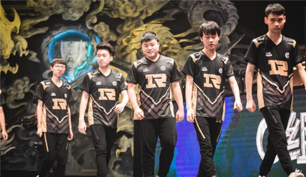 让人热血沸腾的RNG要回来了？UZI直言自己面对比赛依旧敢秀资讯-小米游戏中心