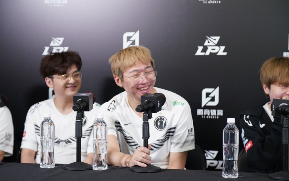 IG战胜FPX后 宝蓝率先恢复训练 冠军辅助斗志满满资讯-小米游戏中心