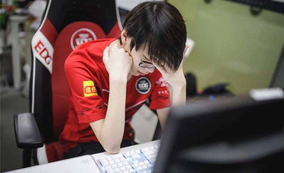 EDG1-3不敌FPX，Meiko赛后掩面流泪，厂长安慰选手也沉默了资讯-小米游戏中心