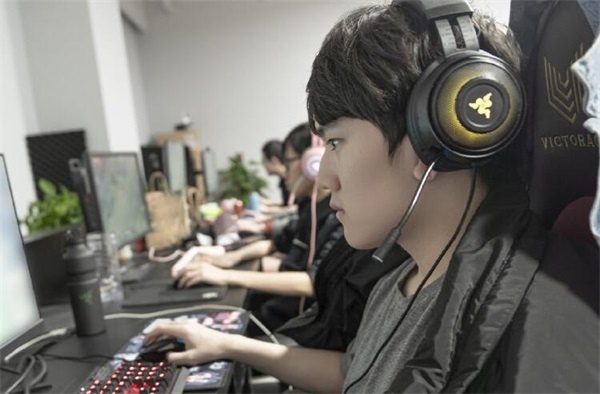 英雄联盟：LPL今日前瞻——WE对阵TES双子星，knight能否掌控中路资讯-小米游戏中心