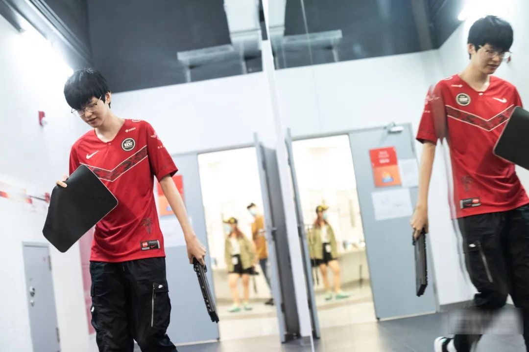 EDG2:1战胜SN！拿下两连胜！资讯-小米游戏中心